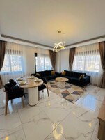 Condo, sacada, vista para o pátio | Parte interna