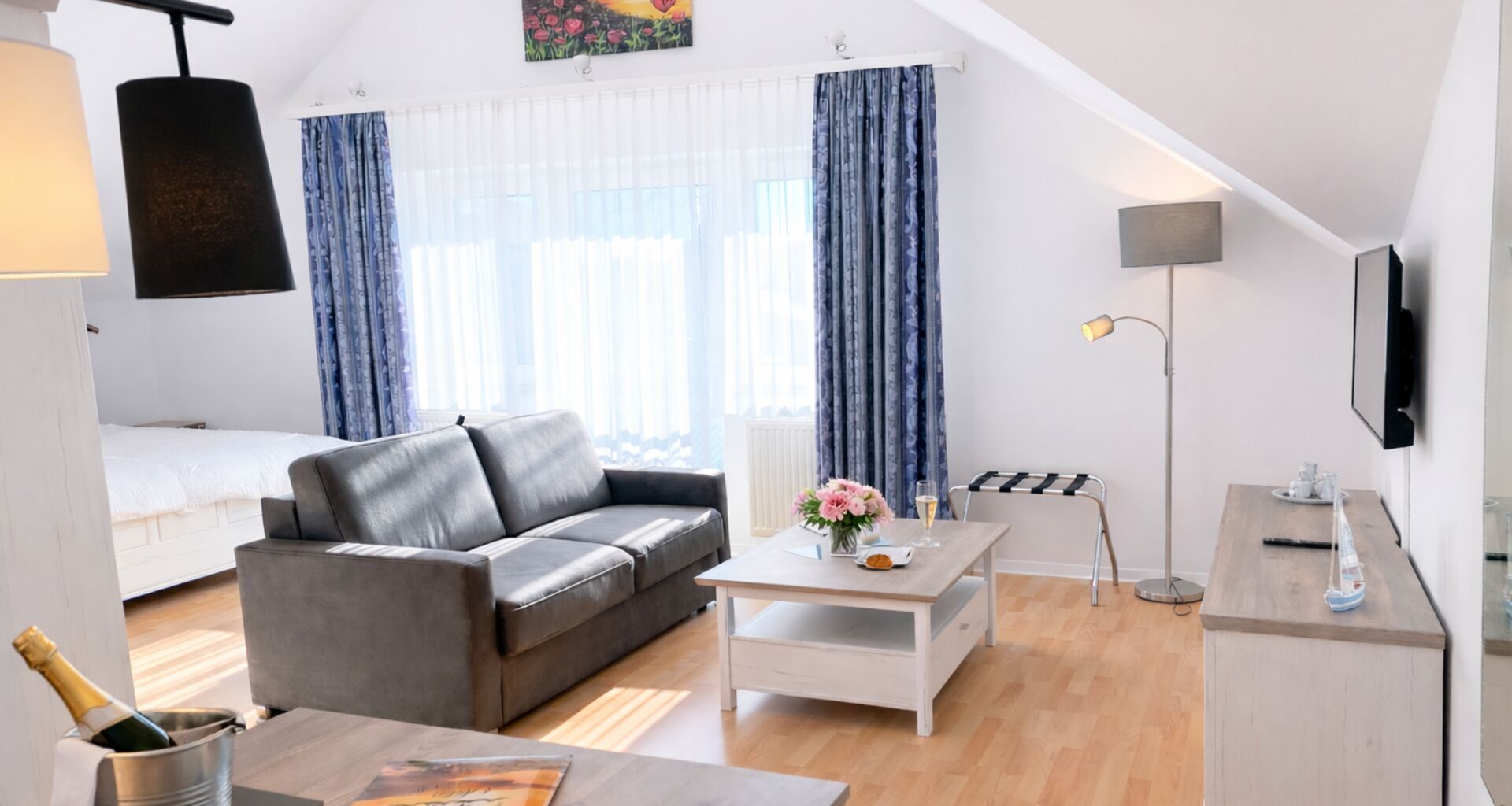 Welcome To Strandmuschel  The Largest Of Our Cozy One-room Apartments. - Sellin