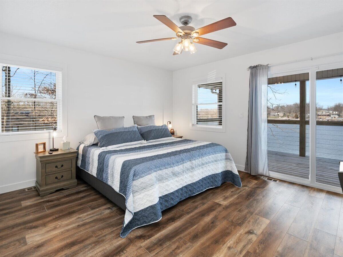 Hot Tub,waterfront, Sunset Views, Pet Friendly, Dock, Lilypad,the Blue Blessing - Marion, IL