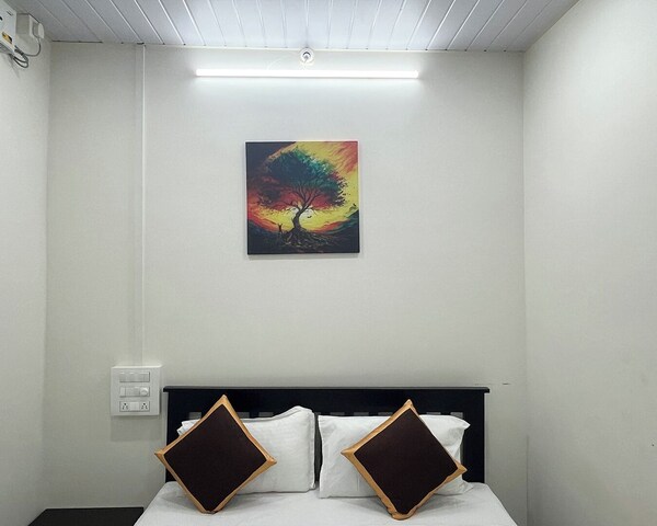 Panduranga Elite - Honnavar