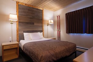 Suite Standard | Cortinas/cortinados opacos, ferro/tábua de engomar, Wi-fi grátis 