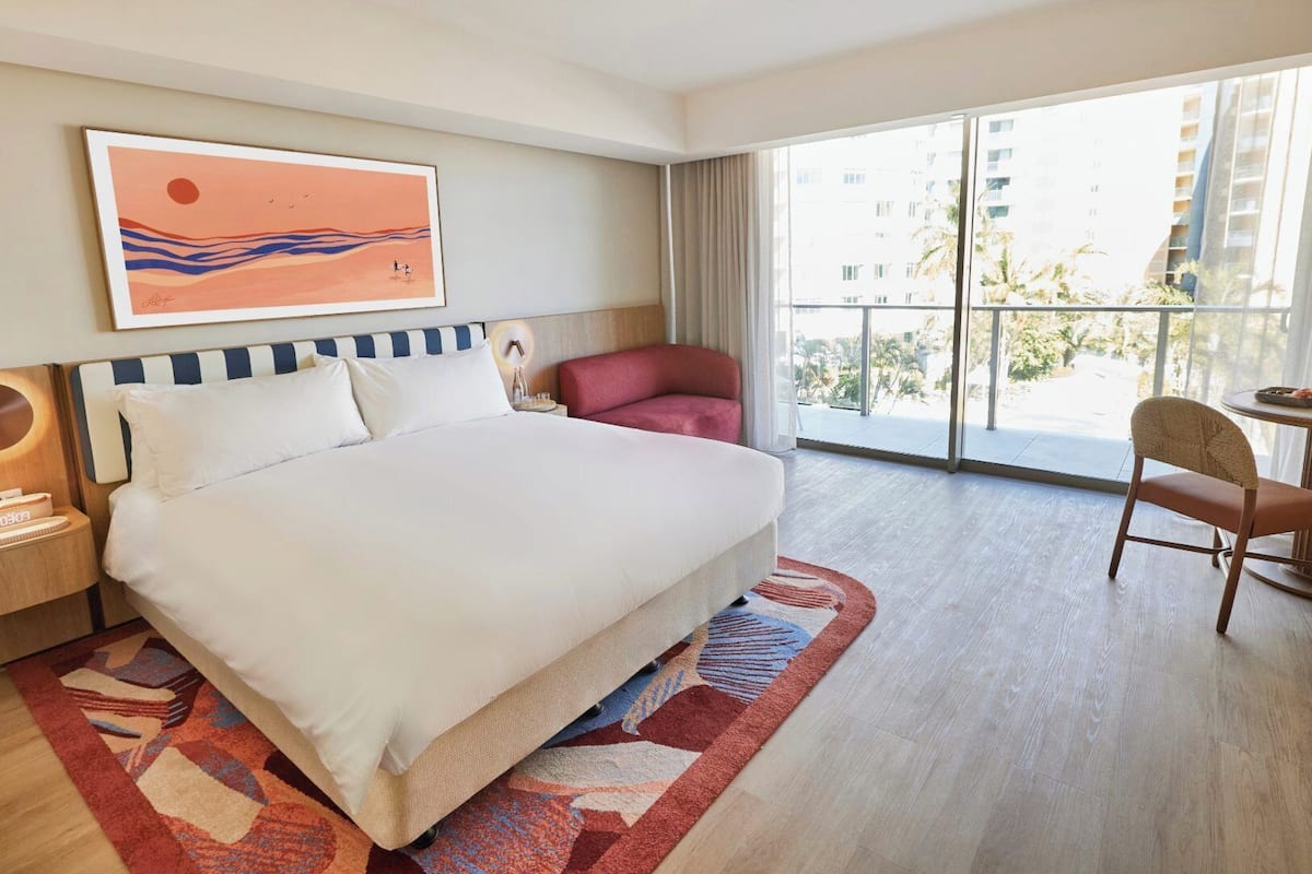 Quarto luxo, 1 cama King, acessível para pessoas com deficiência física | Ferros/tábuas de passar roupa, berços (sobretaxa), Wi-Fi de cortesia