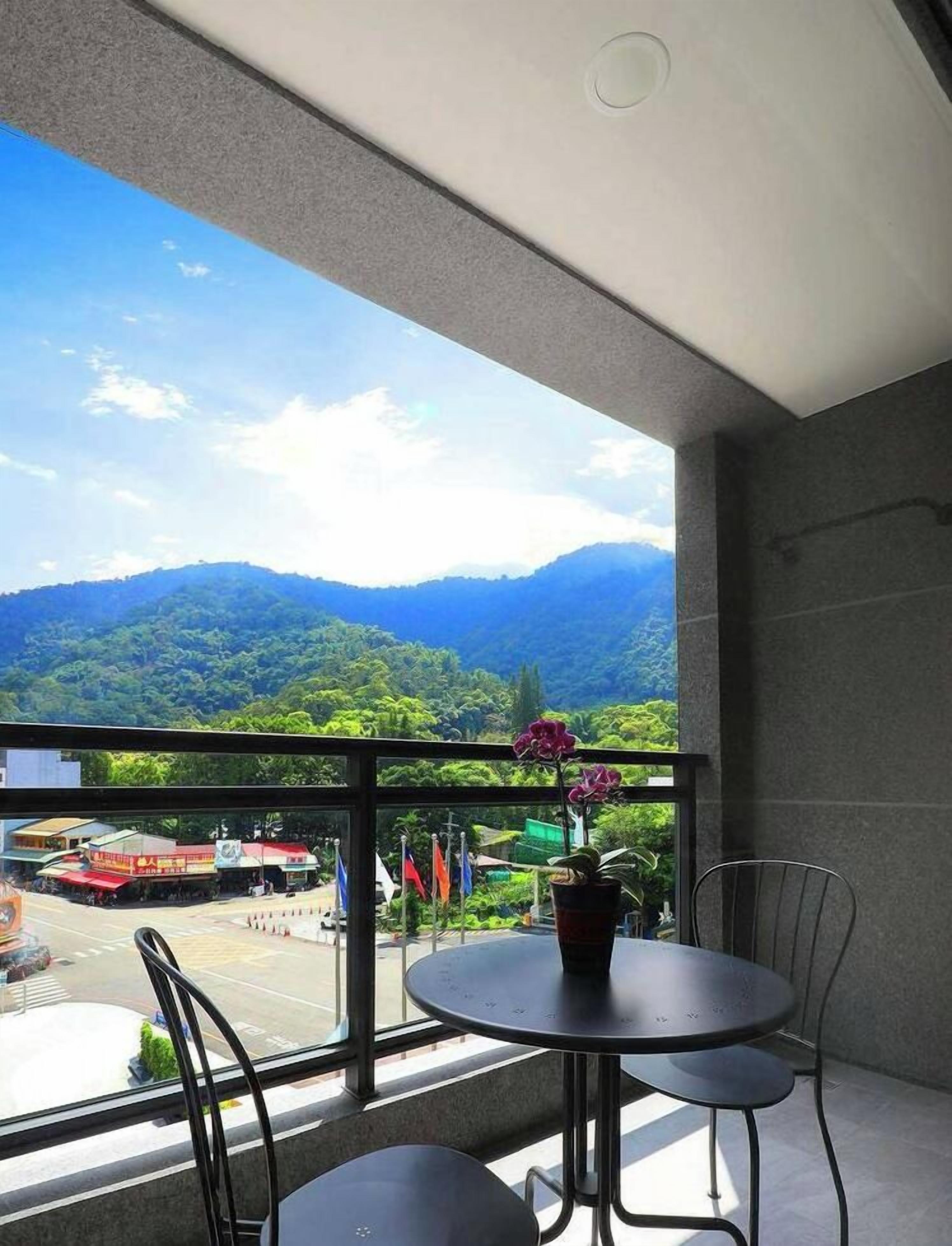 Quarto Quádruplo Superior, varanda, Vista para a cidade