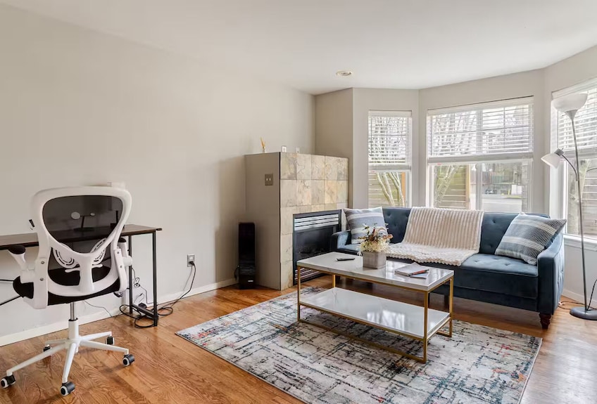 Perfect 3-bedroom 3.5-bathrooms Townhome In Greenwood With Parking And Rooftop - Bothell, WA