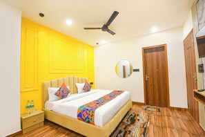 Quarto Deluxe | Lençóis de algodão egípcio, roupa de alta qualidade, cofre no quarto 
