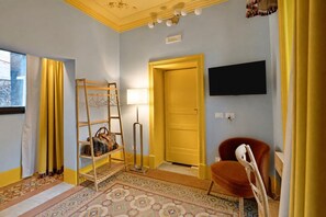 Quarto Clássico com Cama de Casal | Secretária, Wi-fi grátis 