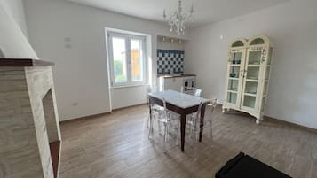 Estúdio, vista para o jardim | Restaurantes