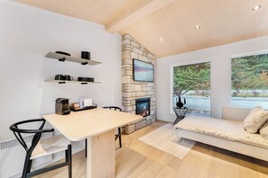 Chalé Superior, vista para a montanha | Interior