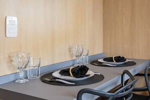 Apartamento Comfort, casa de banho privativa, Vista para a cidade | Restaurantes