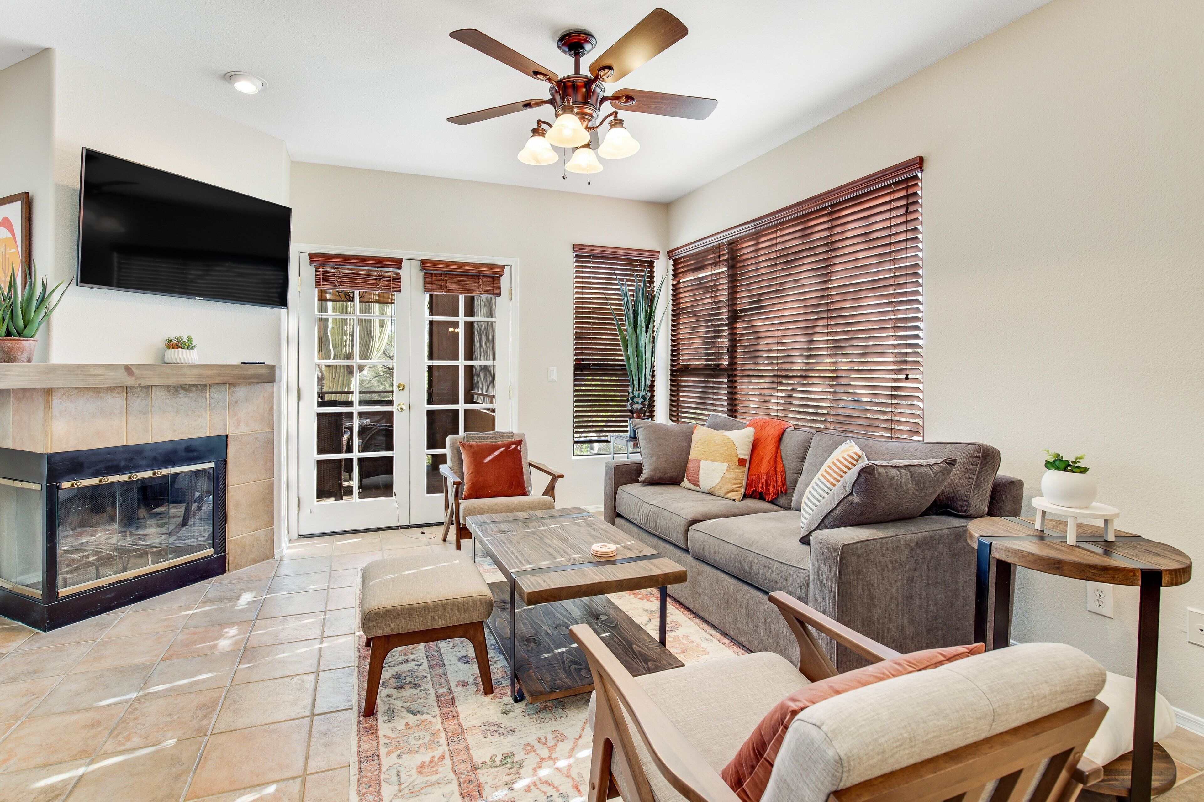 Radiant Retreat With Pool And Hot Tub Access, Sunroom, Washer/dryer, Gym, & Ac - Mount Lemmon, AZ