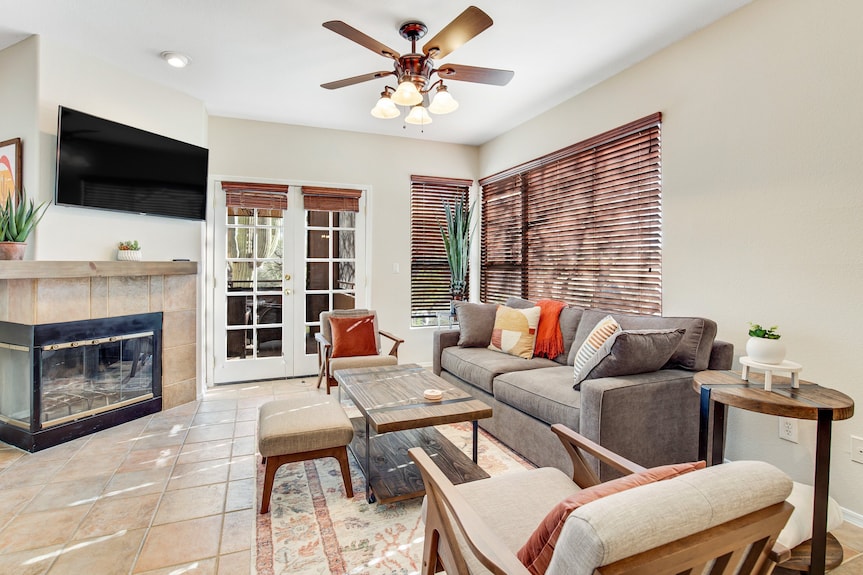 Radiant Retreat With Pool And Hot Tub Access, Sunroom, Washer/dryer, Gym, & Ac - Mount Lemmon, AZ