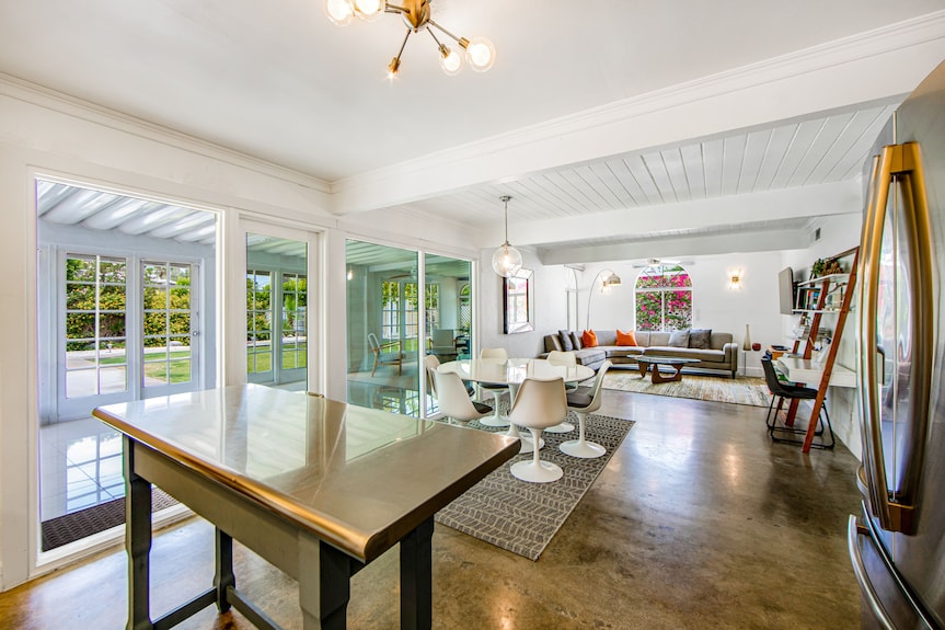 Appealing Racquet Club Home With Firepit, Private Pool & Gas Grill - Palm Springs, CA