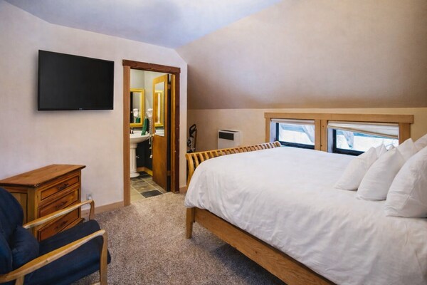 Knickerbocker Mansion And Estates - Big Bear Lake, CA