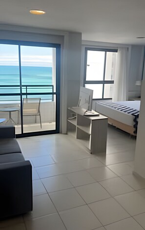 Apartamento Comfort | Secretária, secretária adequada para computadores portáteis 