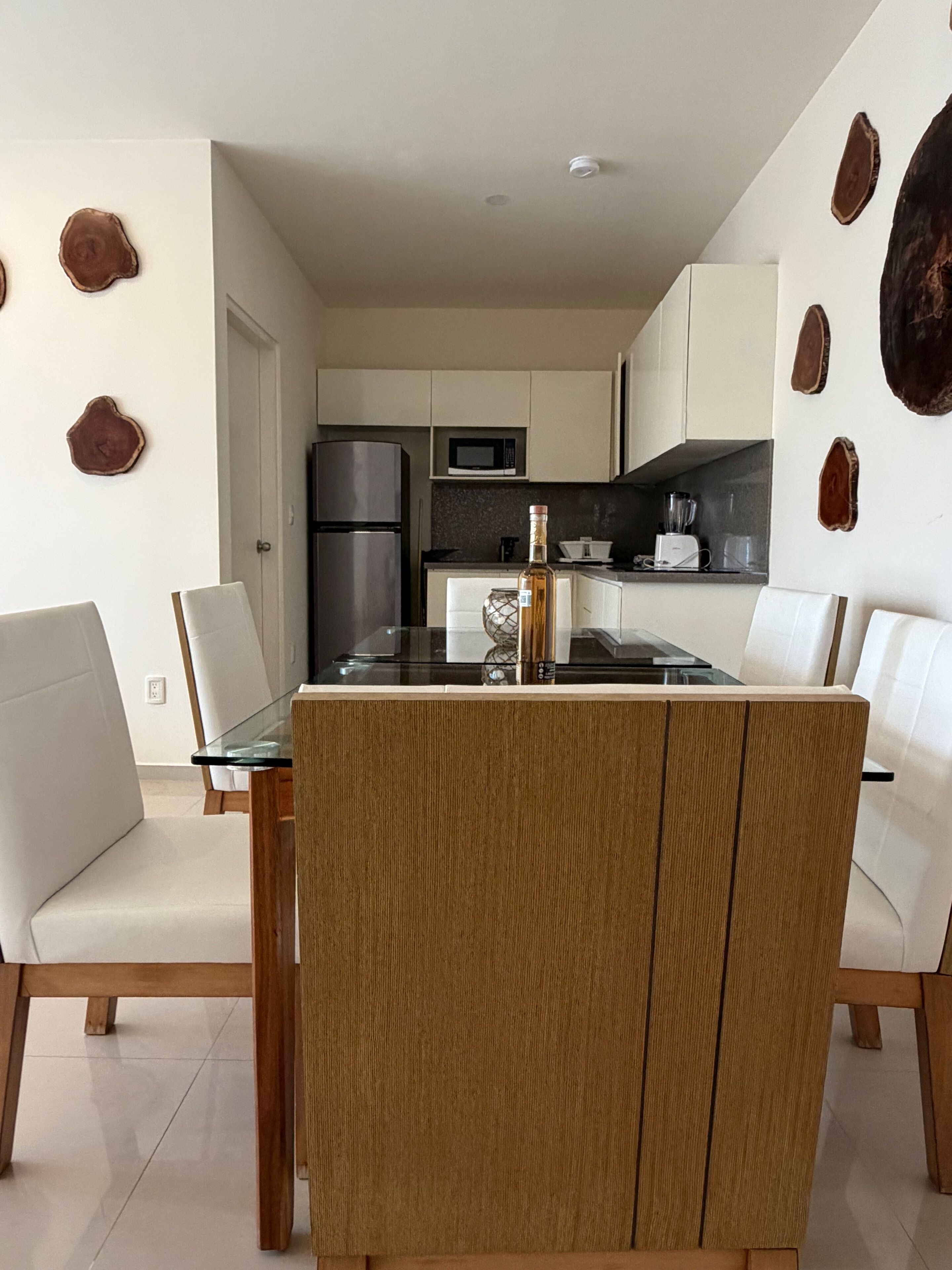 Apartamento Deluxe, 2 quartos, cozinha, Vista para a cidade | Restaurantes