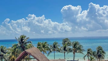 Penthouse de Luxo, 2 quartos, cozinha, vista para a praia | Vista para a praia ou o mar