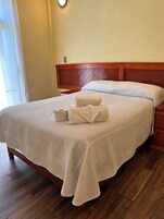 Quarto Básico, vista para o jardim | Wi-fi grátis 