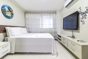 Apartamento panorâmico | Cortinas blackout, berços (sobretaxa), Wi-Fi de cortesia, roupa de cama