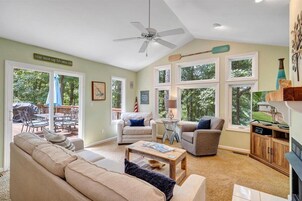 Casa, várias camas, cozinha (LAKE Reel Relaxed) | Sala de estar