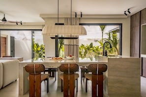 Villa Familiar, 3 quartos, vista para a piscina | Sala de jantar