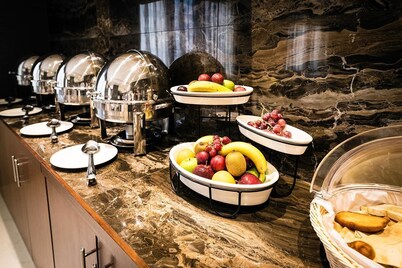 Emirates Plaza Hotel