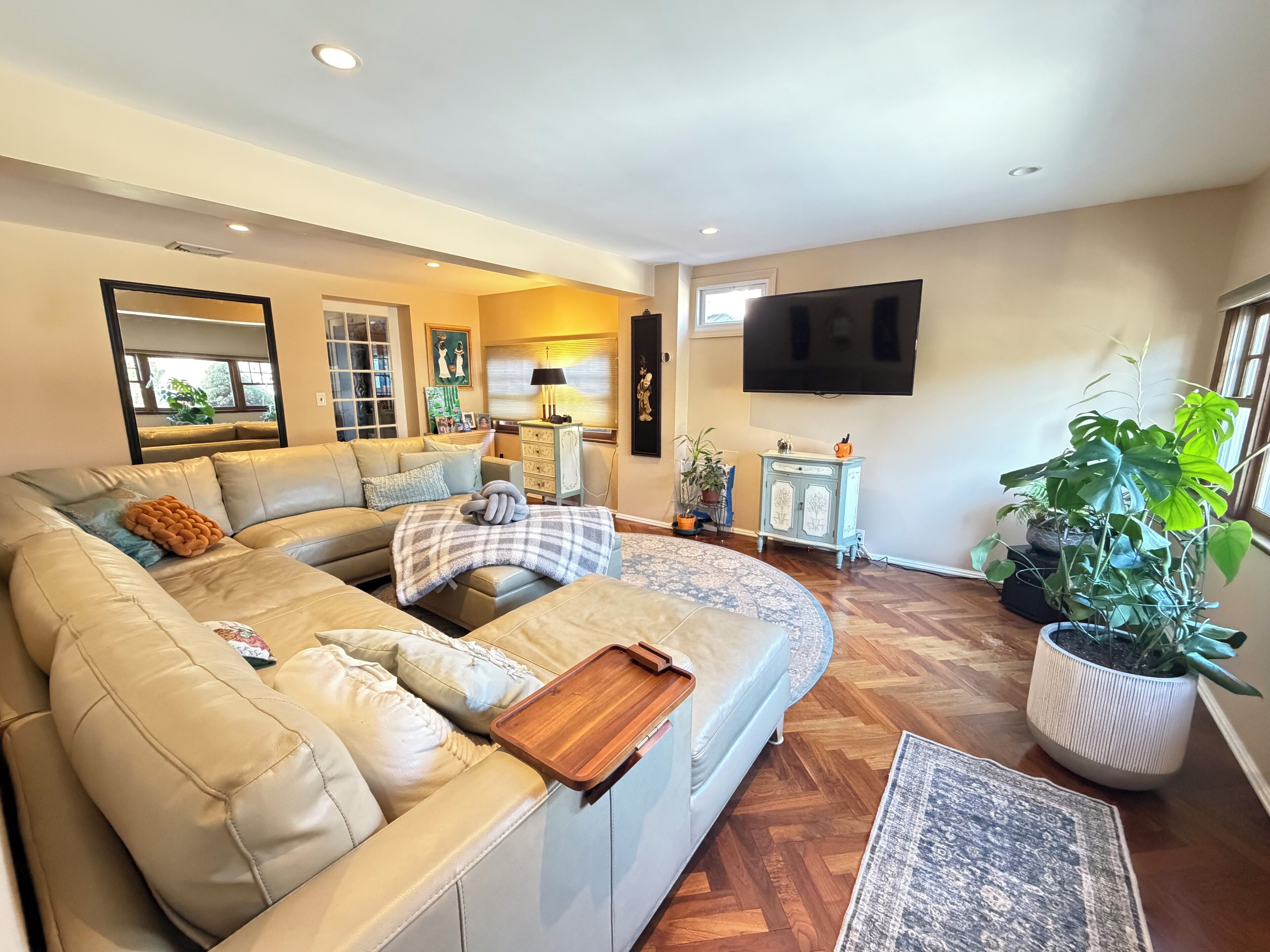 Luxury 5br, 3.5br Home - Upper Montclair W/ Pool. Minutes To Metlife And Nyc! - Montclair, NJ