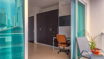Apartamento, 2 quartos, Vista para a cidade | Interior