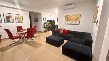 Apartamento, 2 quartos, Vista para a cidade | Restaurantes