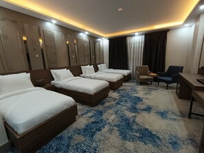 Quarto Twin Clássico | Secretária, secretária adequada para computadores portáteis 