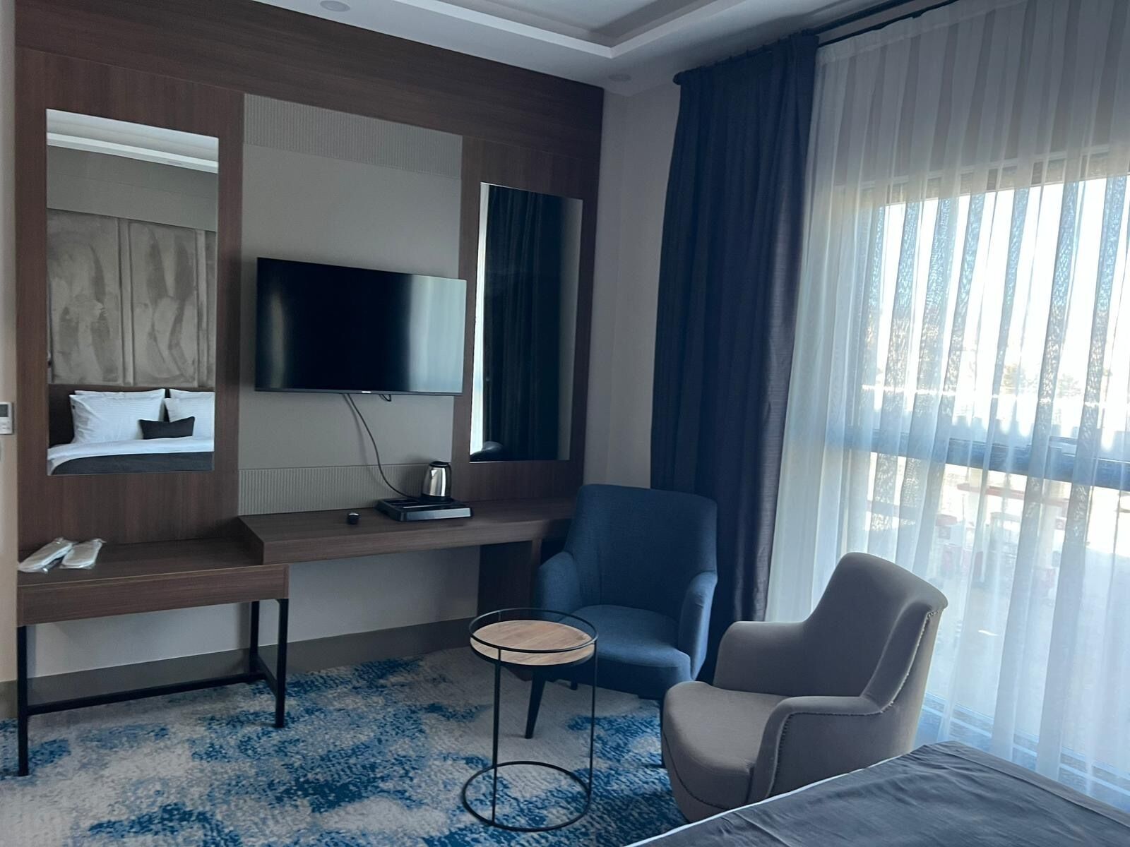 Quarto Twin Clássico | Secretária, secretária adequada para computadores portáteis 