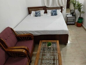 Camas desdobráveis, roupa de cama fornecida 