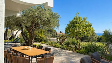 Vila família, 4 quartos, piscina particular | Vista do quarto