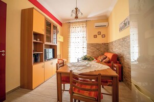 Apartamento básico, sacada | Parte interna