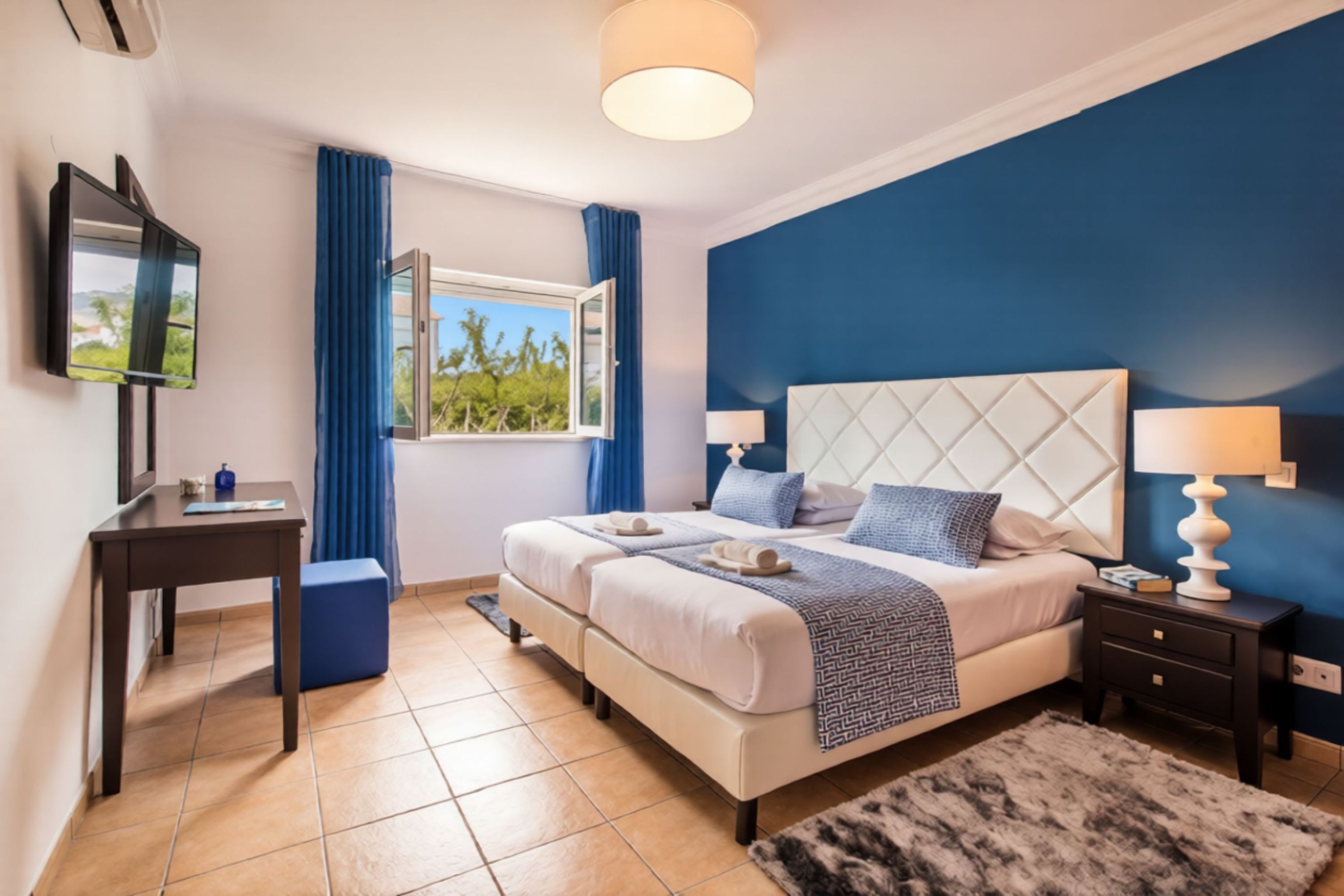 Amapola In Quelfes With 4 Bedrooms And 4 Bathrooms - Faro