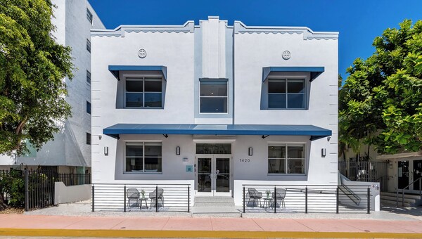 Casa Collins - Miami Beach, FL