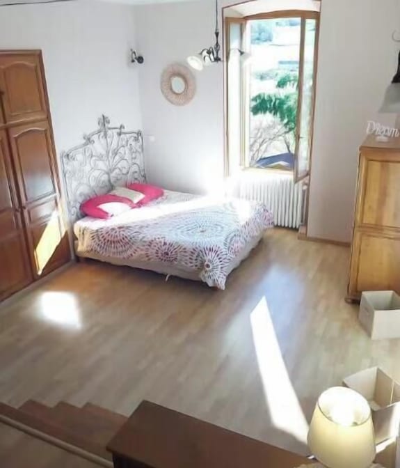 Très Belle Maison De 240 M2 Avec Piscine - 6 Chambres - Parc 5500m2 - Le Pont-de-Beauvoisin