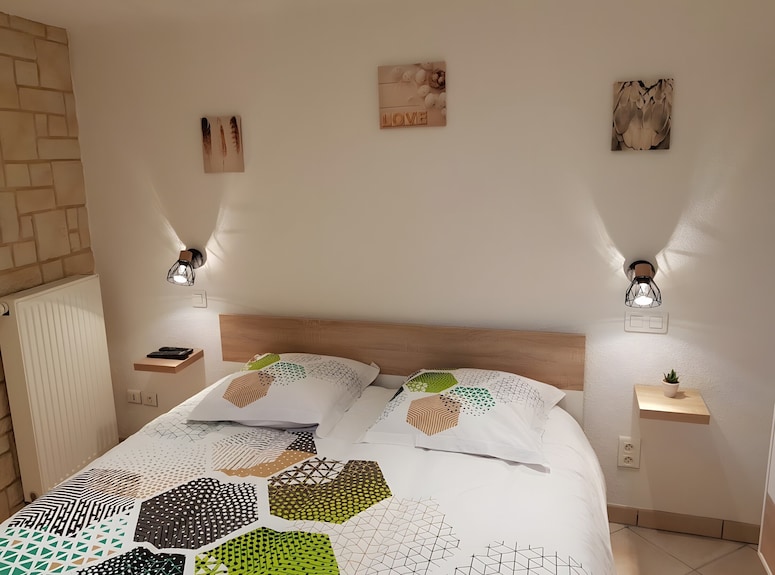 Gîte De L'ancien Moulin: Mountain View, Private Pool, And Wi-fi - Lorraine