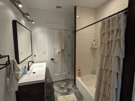 Dúplex Romântico, 3 quartos, cozinha | Casa de banho | Sabão, champô, papel higiénico 