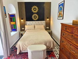 Quarto Duplo de Luxo | Roupa de alta qualidade, minibar, cofre no quarto 