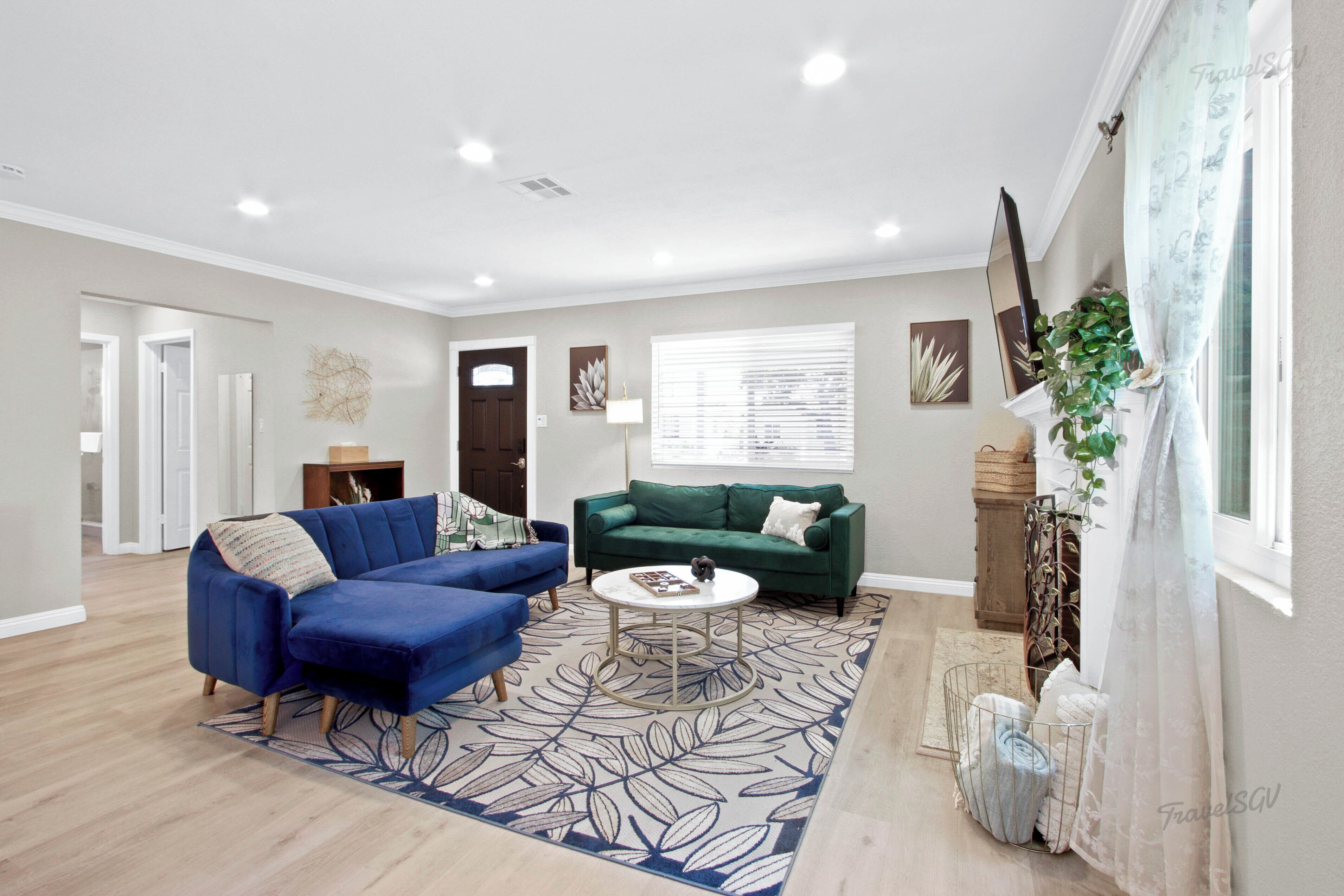 3-bedroom House In Beautiful Alhambra With Cozy Garden Pad - Alhambra