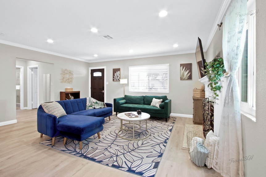 3-bedroom House In Beautiful Alhambra With Cozy Garden Pad - 阿罕布拉