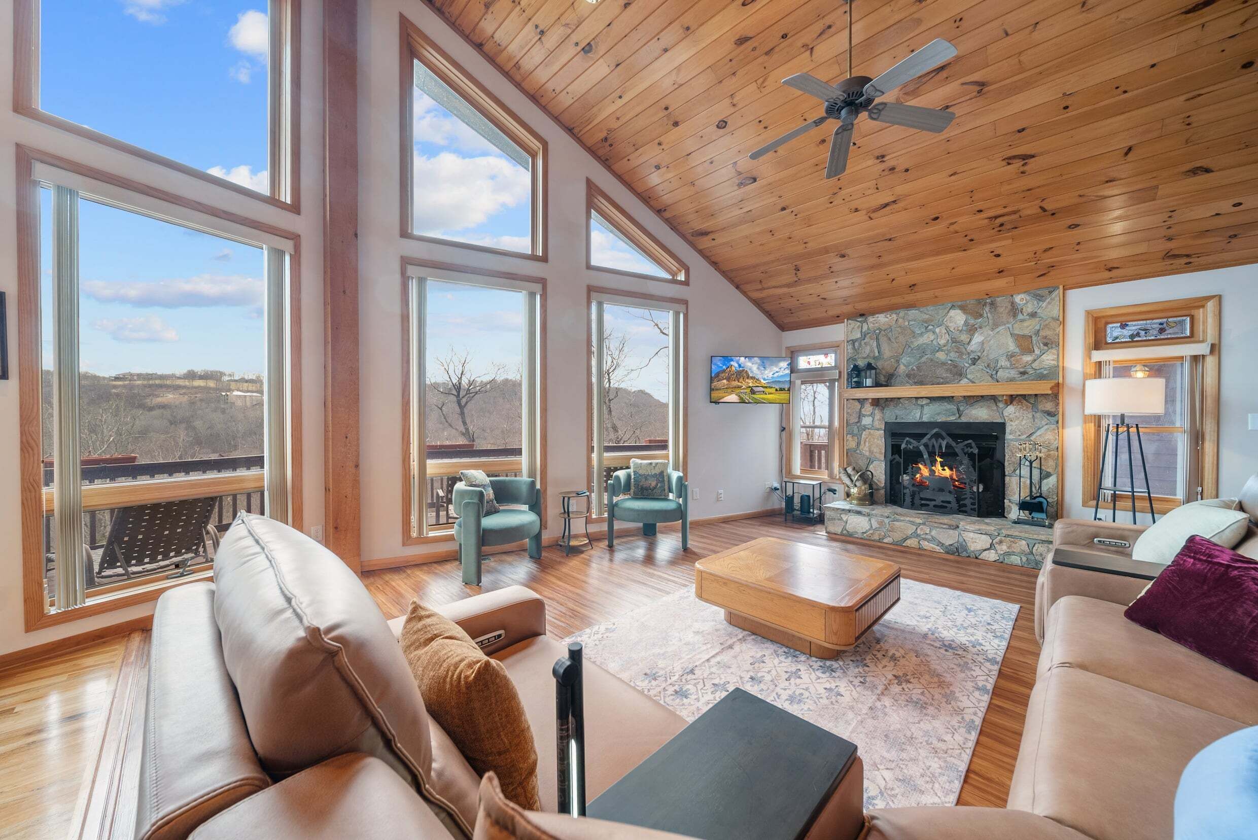 Mountain Sunrise - Great Views, Hot Tub, And Game Tables On Sugar Mtn. - Sugar Mountain, NC