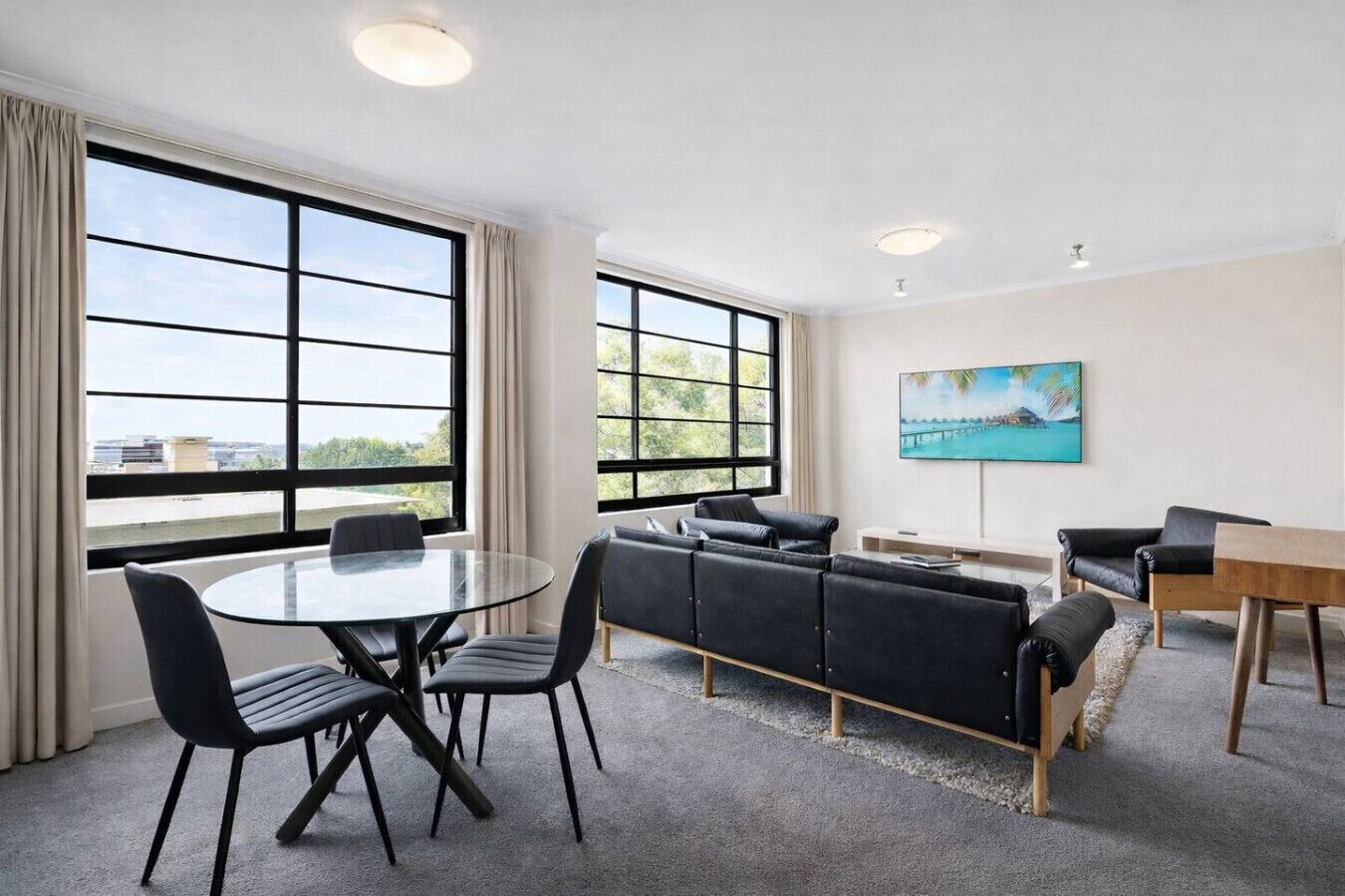 Convenient, Harbourside Apt With Parking & Views - Sydney