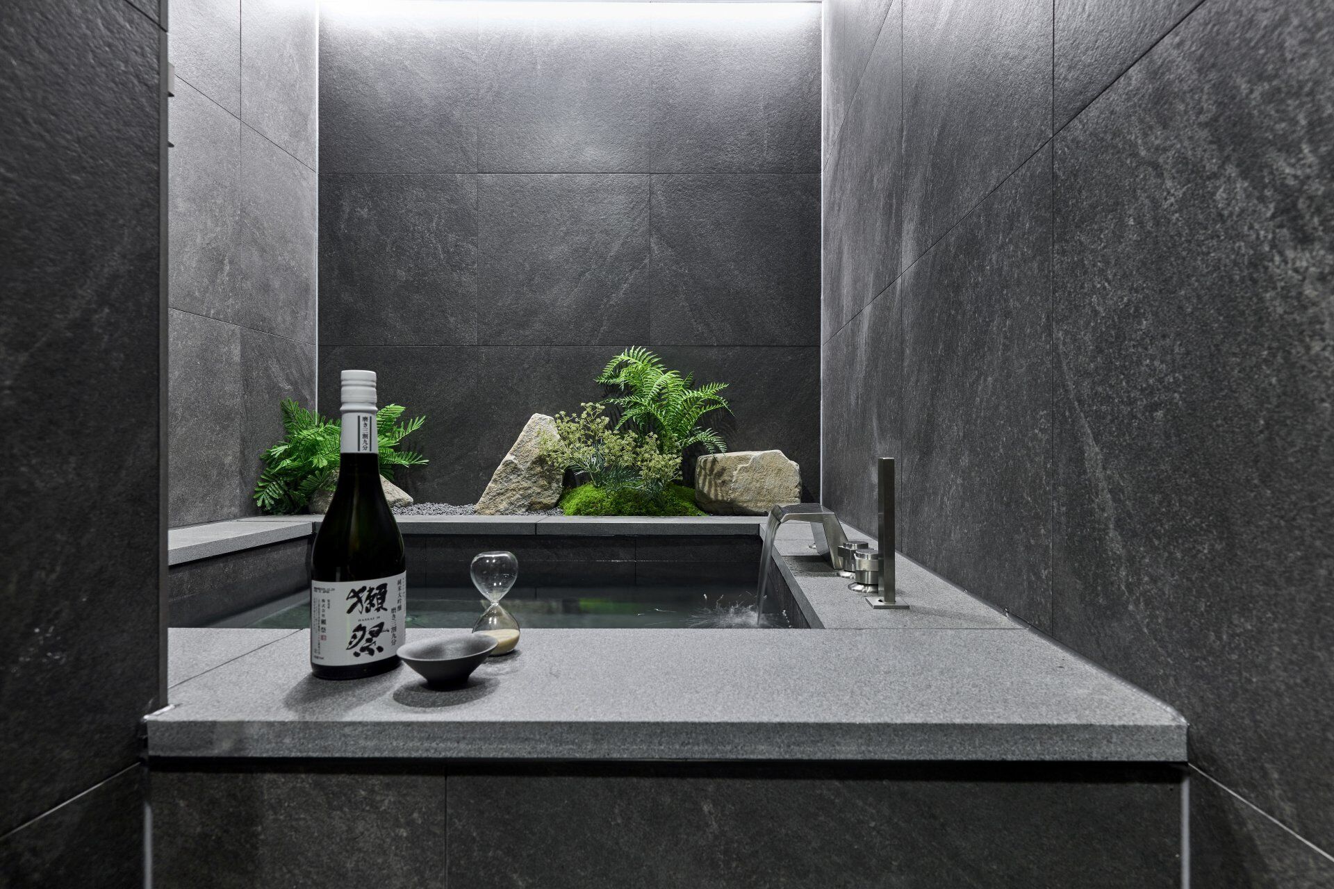 Quarto Duplo Premium | Casa de banho | Um polibã e uma banheira separados, um secador de cabelo 