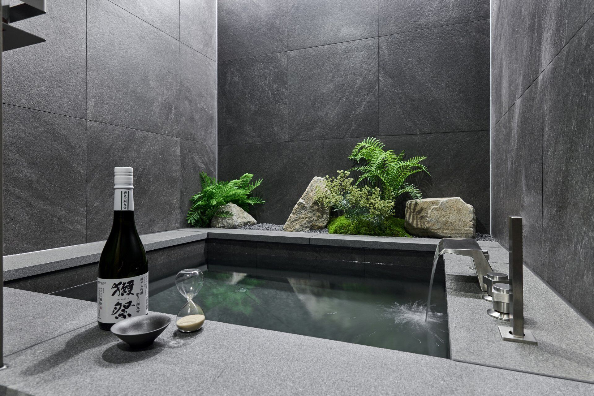 Quarto Duplo Premium | Casa de banho | Um polibã e uma banheira separados, um secador de cabelo 