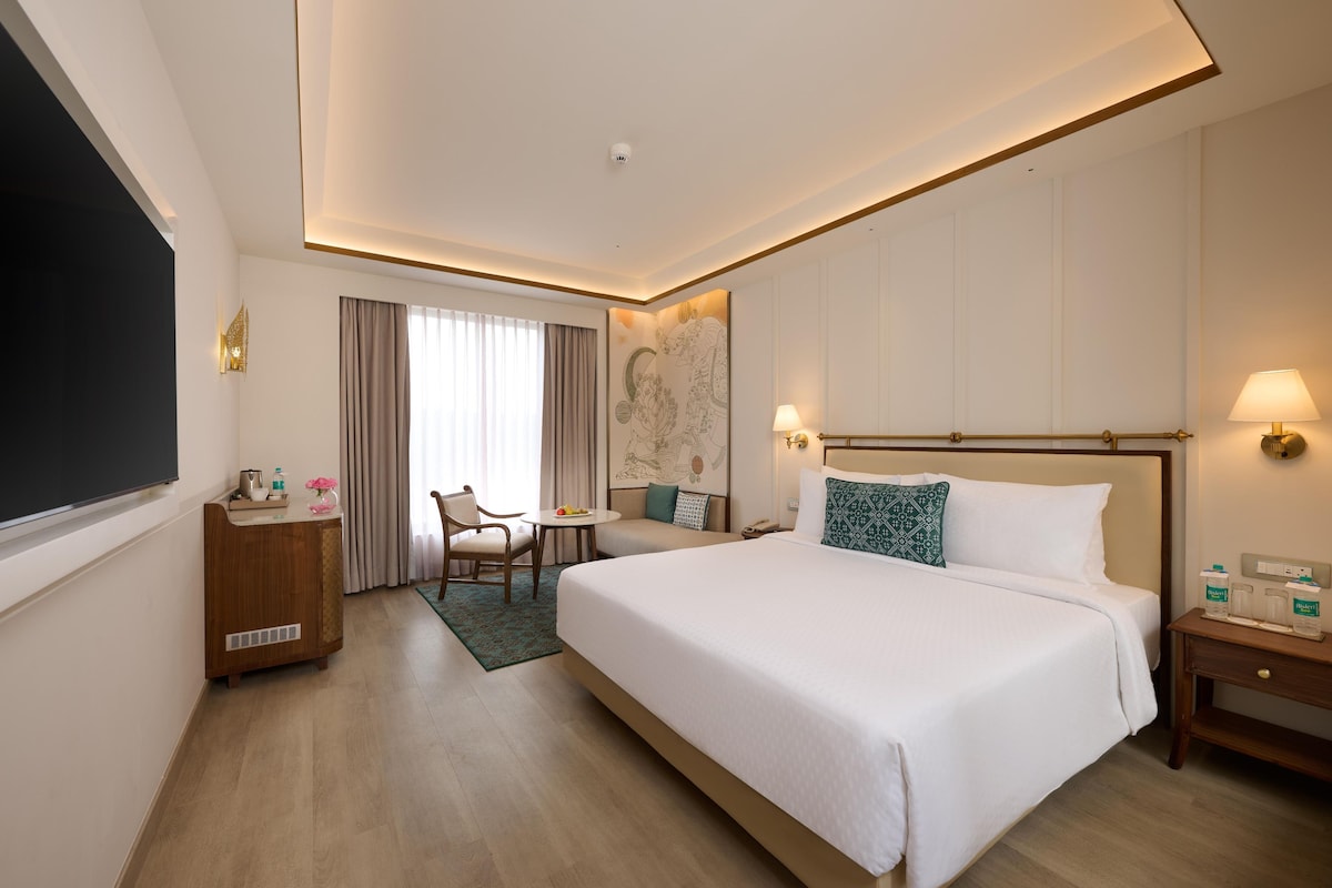 Quarto Deluxe, 1 cama de casal | Roupa hipoalergénica, minibar, secretária 