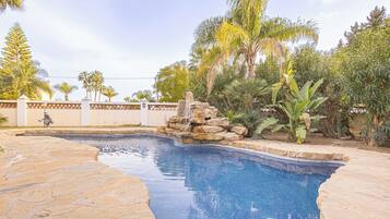 Vila família, 3 quartos, micro-ondas, ao lado da montanha (Family villa for 7 Mijas Golf with) | Piscina | Piscina externa