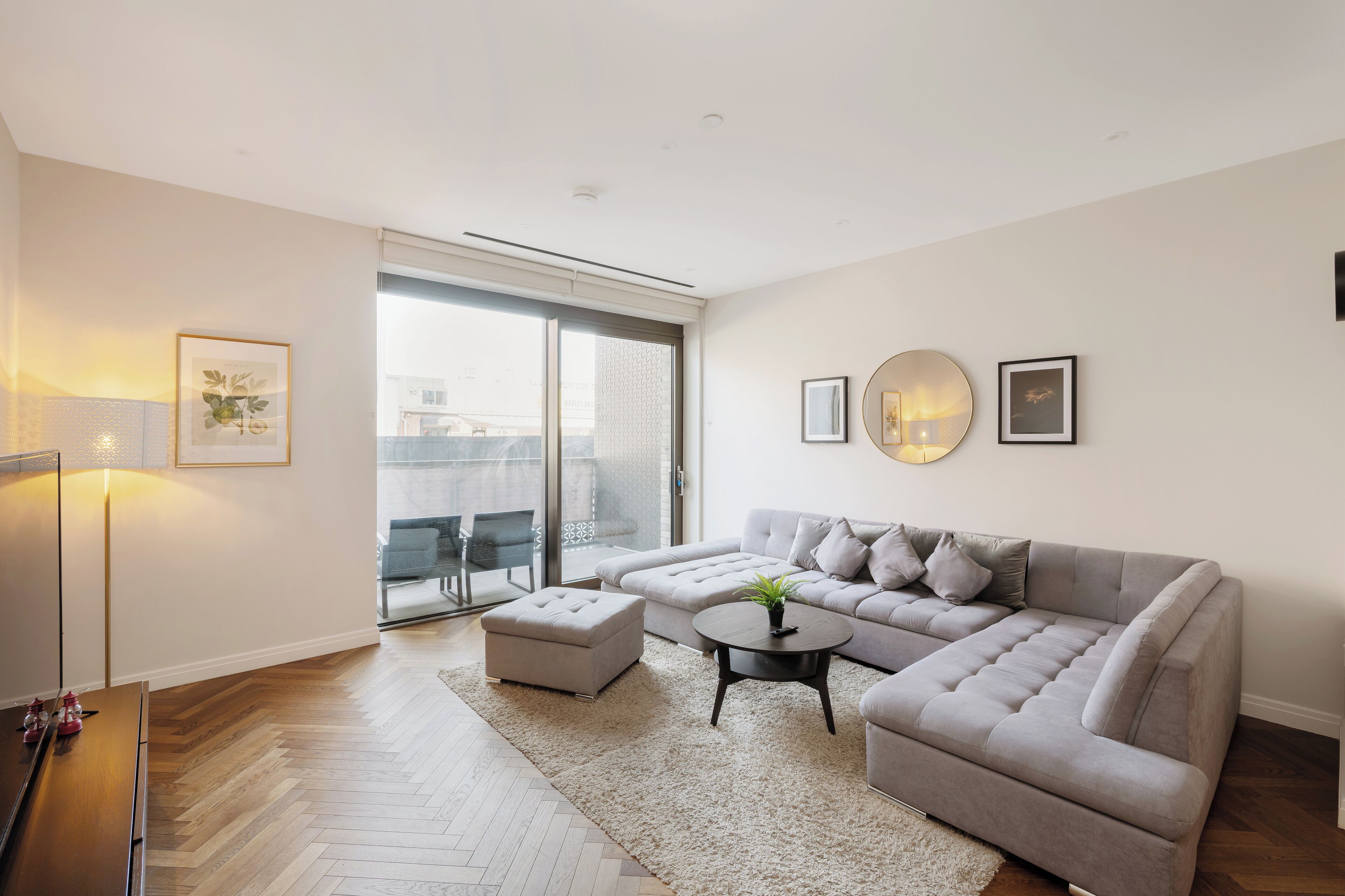 Stylish 2 Bed 2 Bath Next To Chelsea Fc In London - Gym + Pool + Spa - Victoria, Canadà