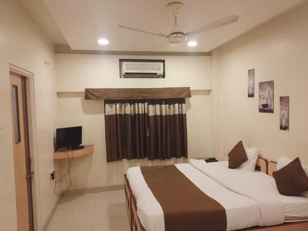 Aquarius Resort - Pune