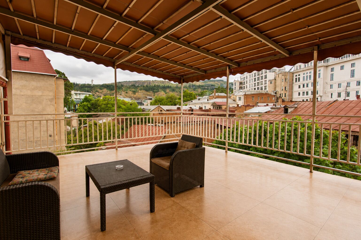 Quarto Duplo de Luxo, varanda, Vista para a cidade | Terraço/pátio interior